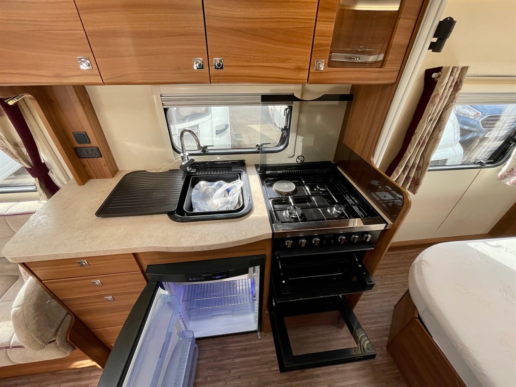 Used Elddis Affinity 554 for sale in Winsford, Cheshire | Yourstyle ...