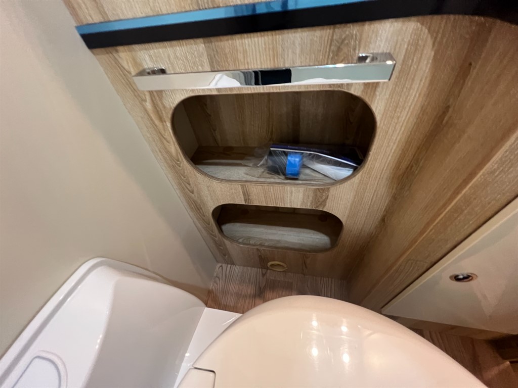 Used Rapido Giottiline Therry T45 6 Berth 5 Belts Motorhome Large ...