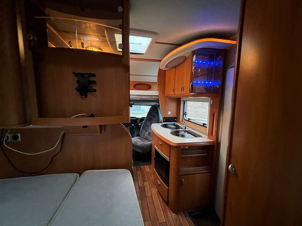 Used Hobby Siesta 555 4 Berth 4 Belts 5.84metre Motorhome for sale in ...