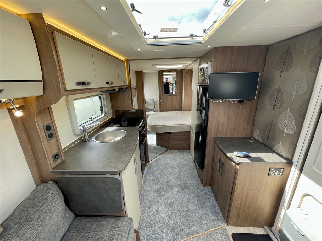 Used Lunar Alaria TI, 4 Berth Caravan for sale in Northwich, Cheshire ...