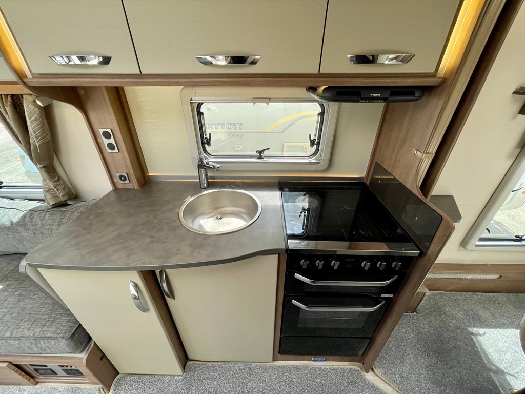 Used Lunar Alaria TI, 4 Berth Caravan for sale in Northwich, Cheshire ...