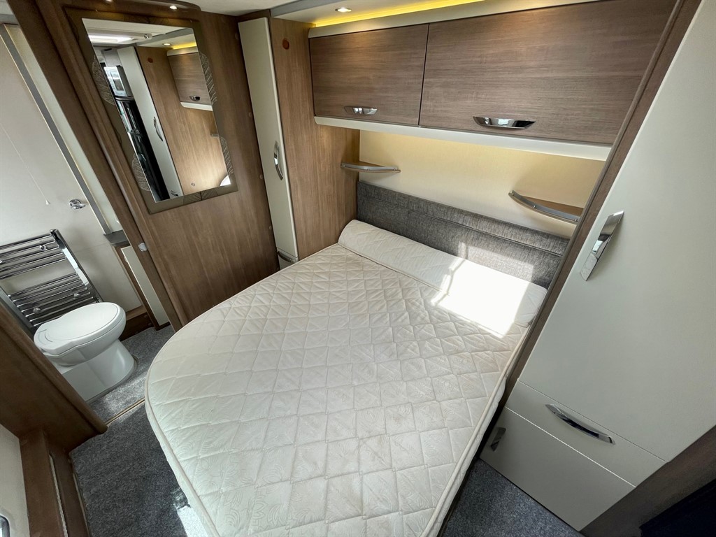 Used Lunar Alaria TI, 4 Berth Caravan for sale in Northwich, Cheshire ...