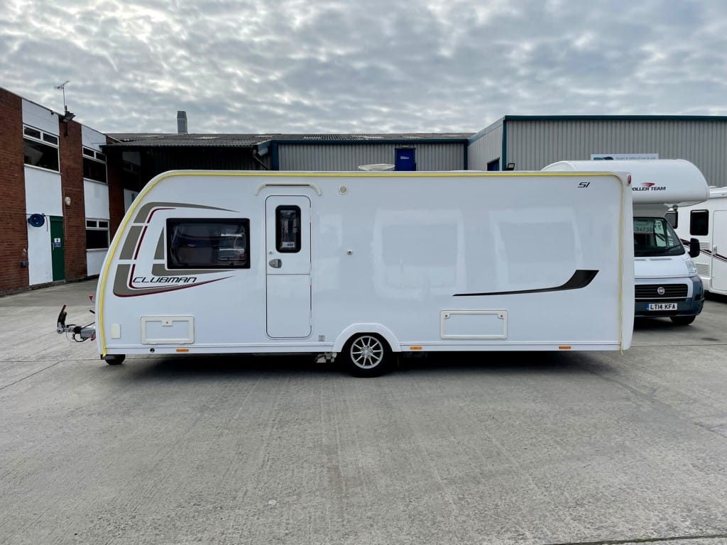 Used Lunar Clubman SI 4 berth caravan for sale in Northwich, Cheshire ...
