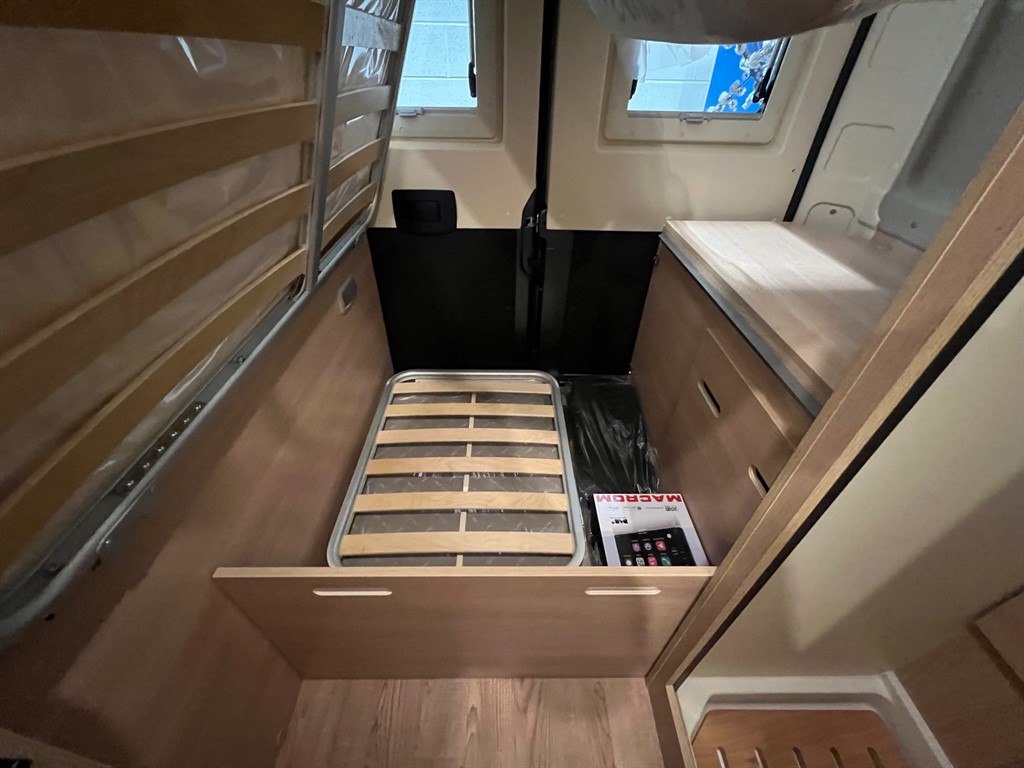 Used Giottiline GiottiVan 54T By Rapido 5.4M 3 Berth 4 Belt Campervan ...