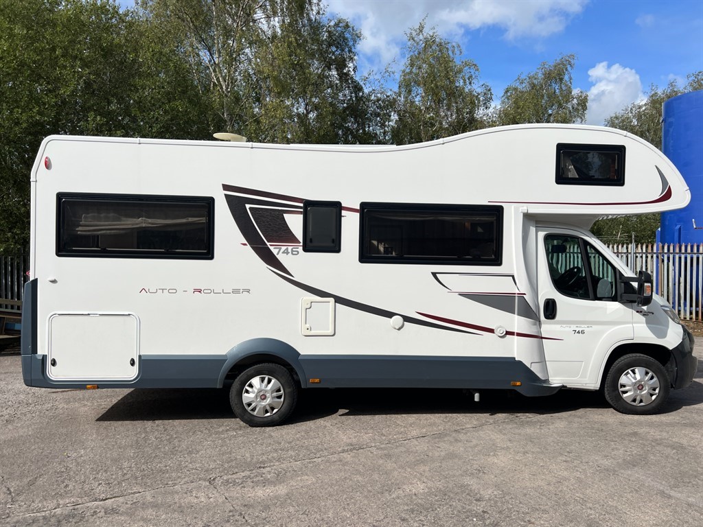 Used Roller Team Auto-Roller 746 6 Berth Family Motorhome for sale in ...