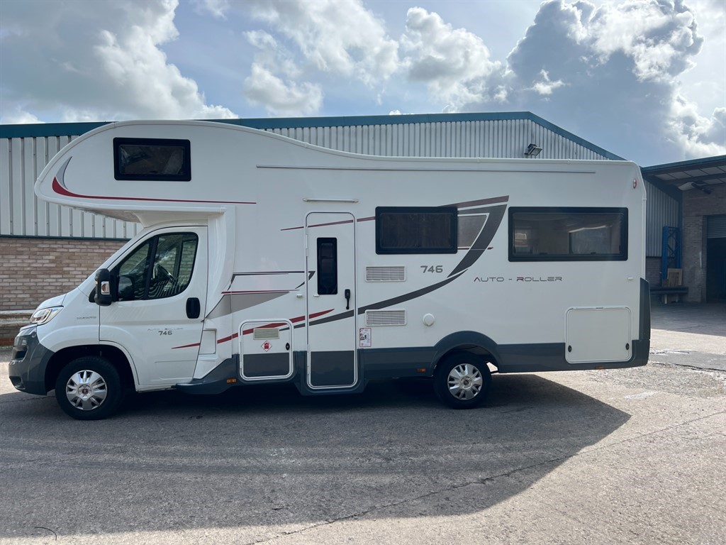 Used Roller Team Auto-Roller 746 6 Berth Family Motorhome for sale in ...