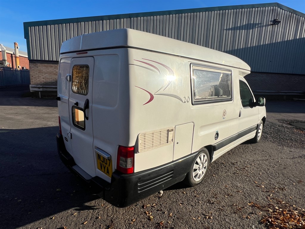 Used Romahome R20 2 Berth 4 Belts mini pop up campervan for sale in ...