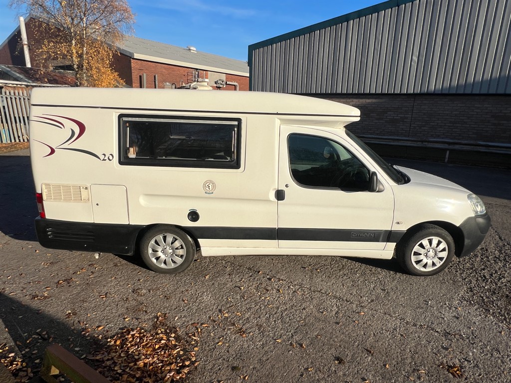 Used Romahome R20 2 Berth 4 Belts mini pop up campervan for sale in ...