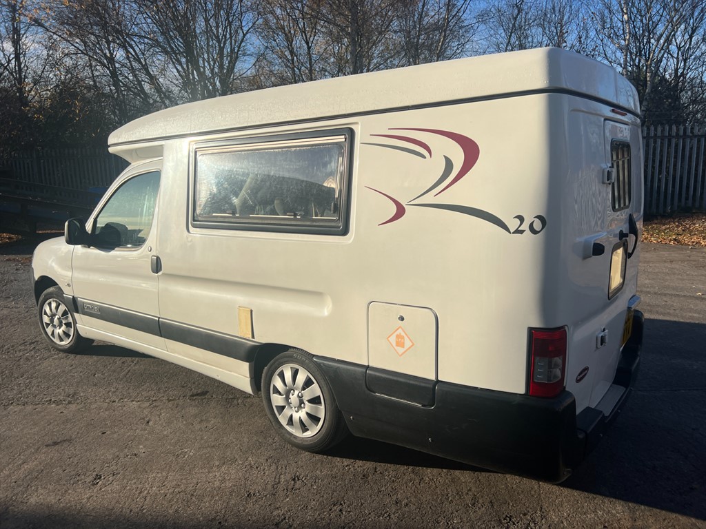 Used Romahome R20 2 Berth 4 Belts mini pop up campervan for sale in ...