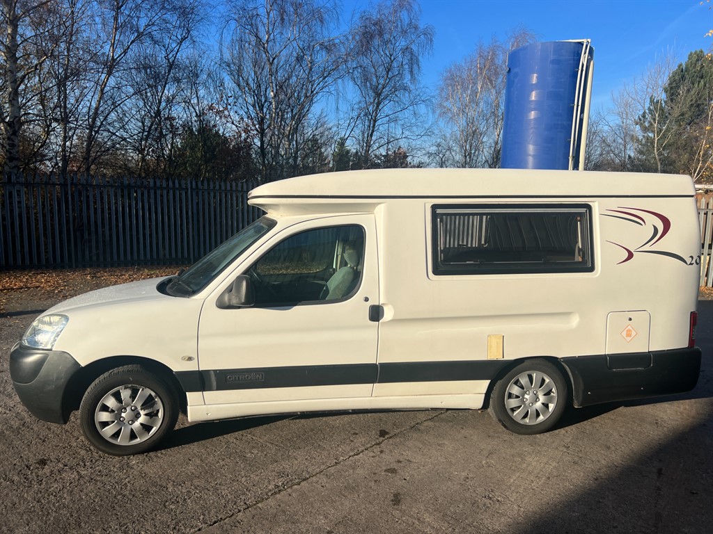 Used Romahome R20 2 Berth 4 Belts mini pop up campervan for sale in ...