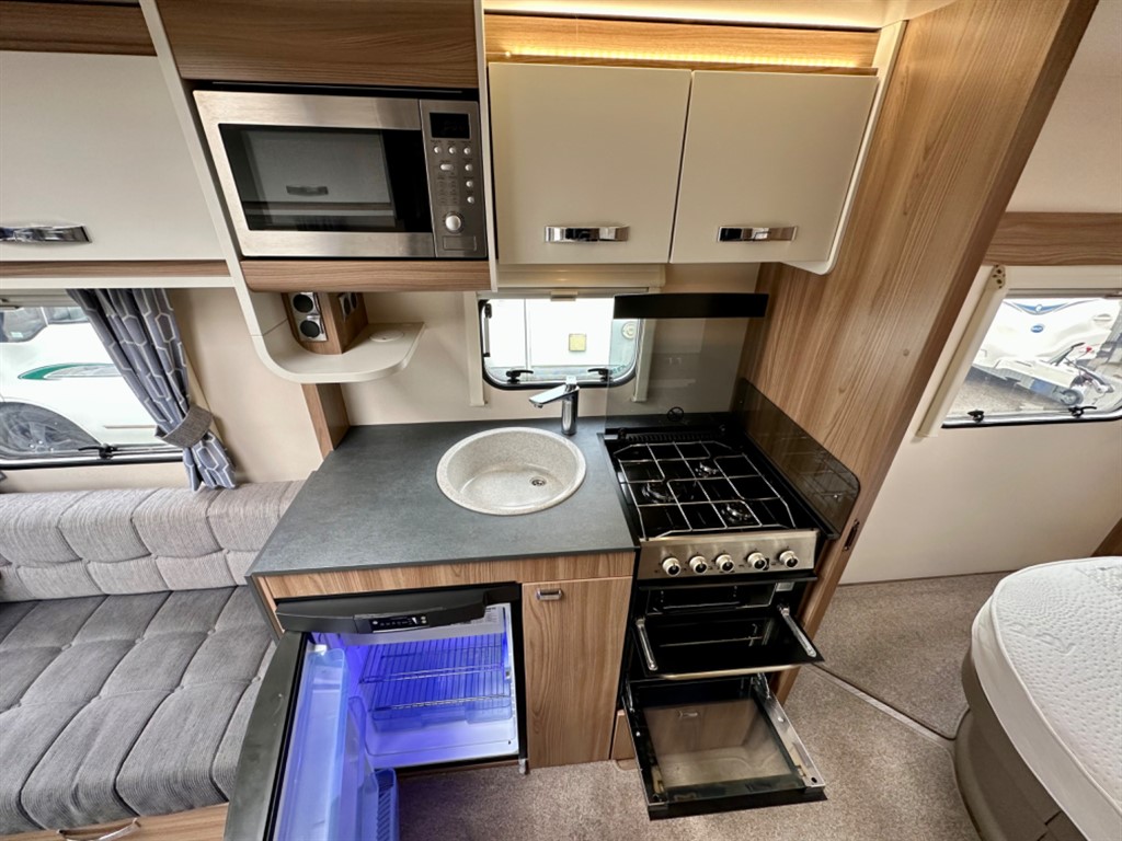 Used Sprite Major 4 SB, 4 berth caravan for sale in Northwich, Cheshire ...