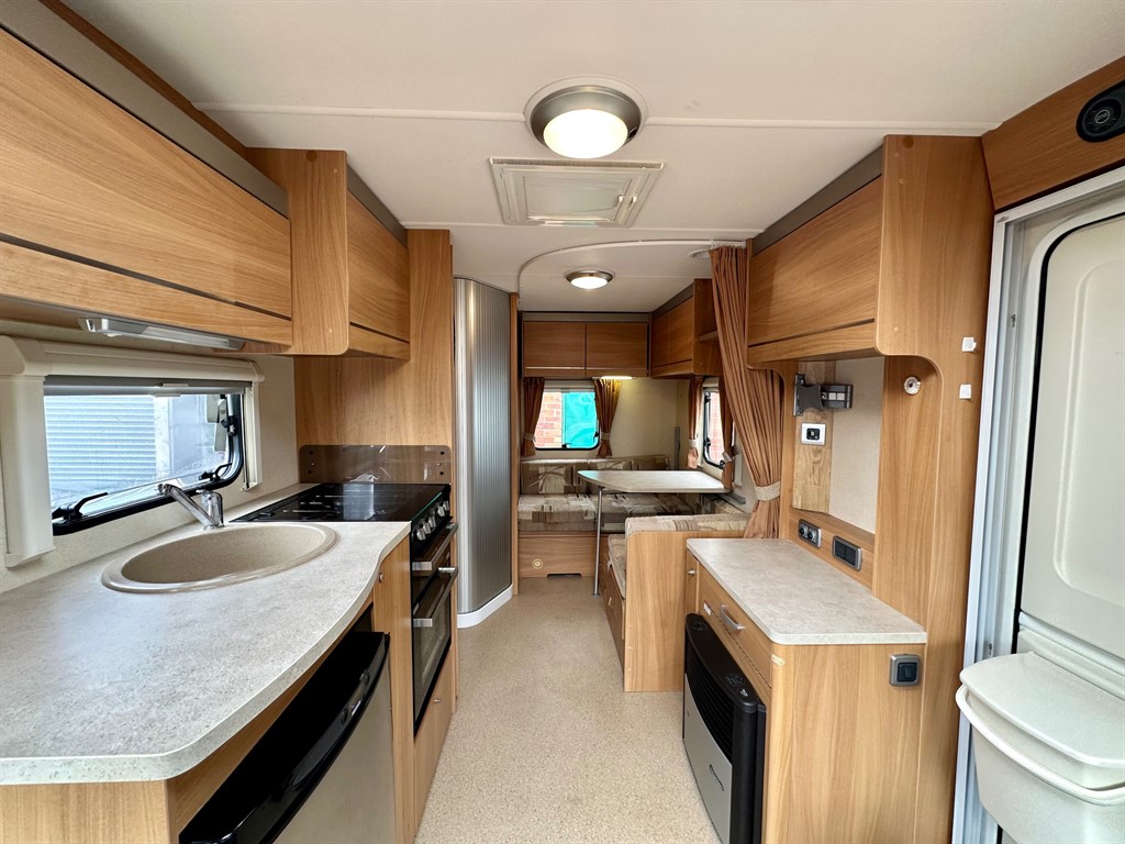 Used Sprite Musketeer TD 4 berth caravan for sale in Winsford, Cheshire ...