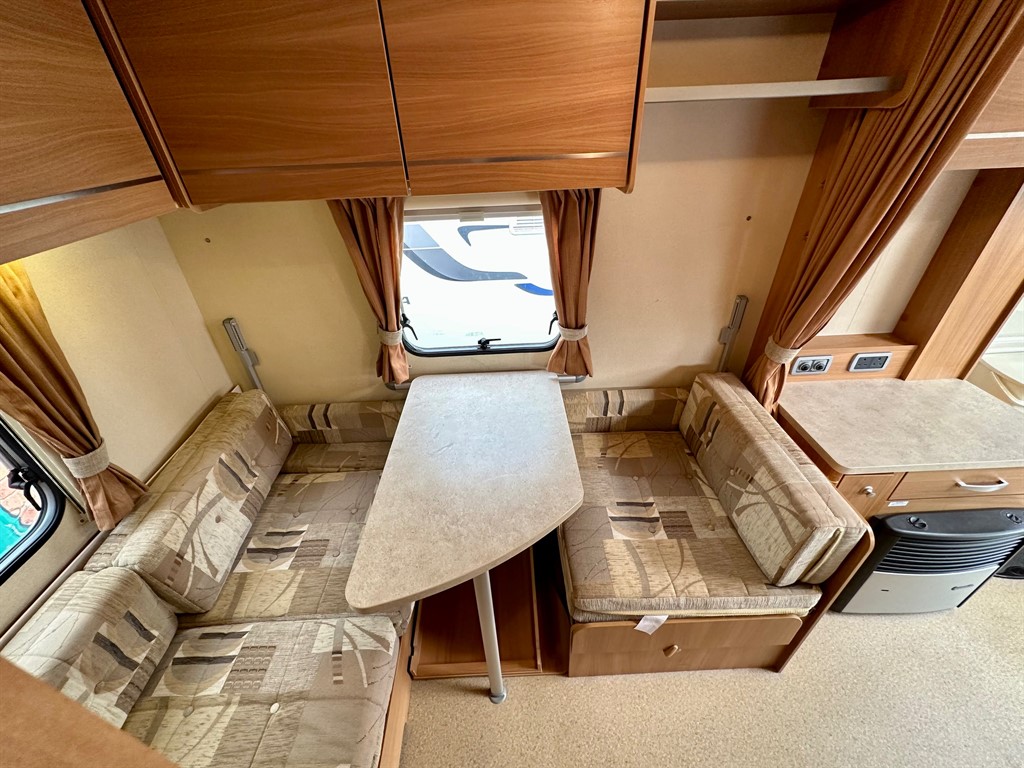 Used Sprite Musketeer TD 4 berth caravan for sale in Northwich ...