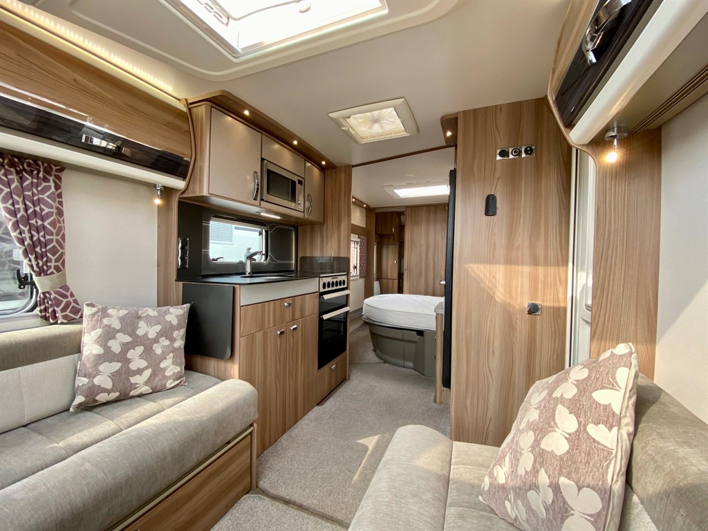Used Swift Conqueror 580 4 berth caravan for sale in Northwich ...