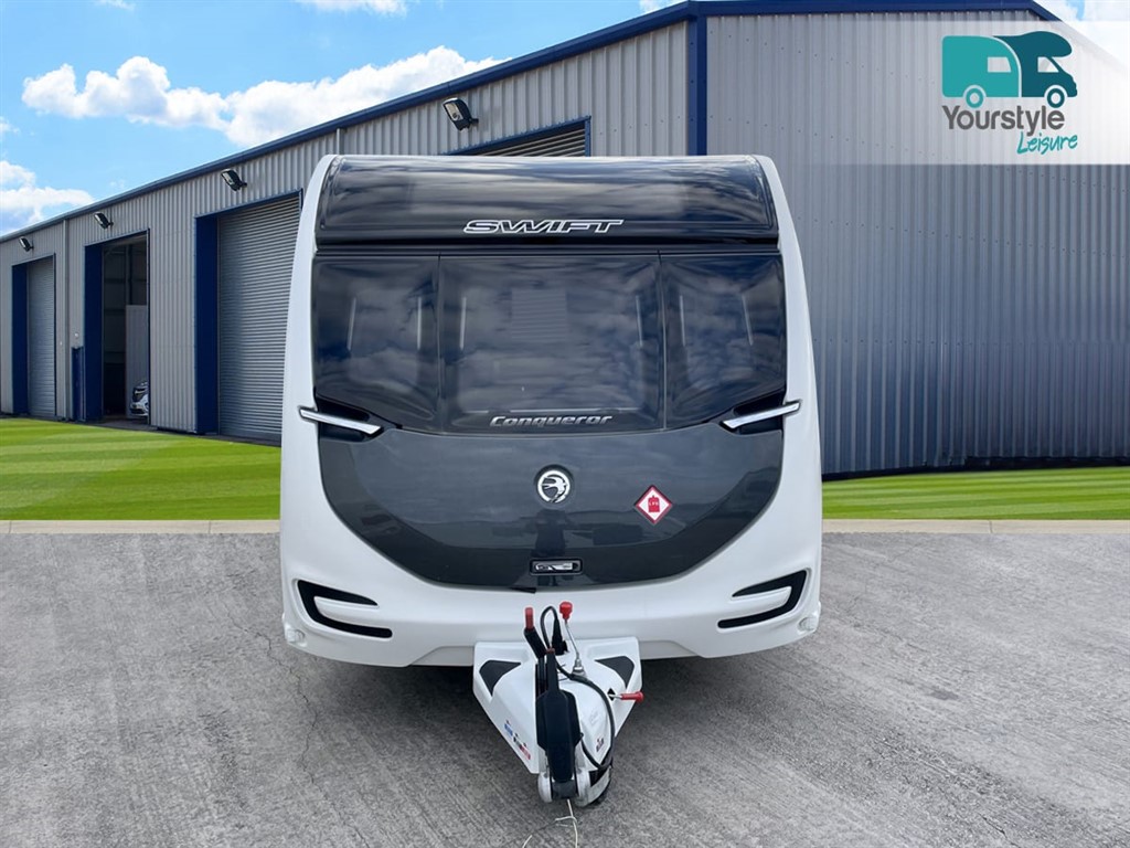Used Swift Conqueror 560, island bed, 4 berth caravan for sale in ...