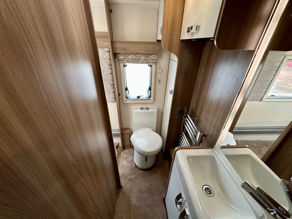 Used Swift Elegance 645 4 Berth Caravan for sale in Northwich, Cheshire ...