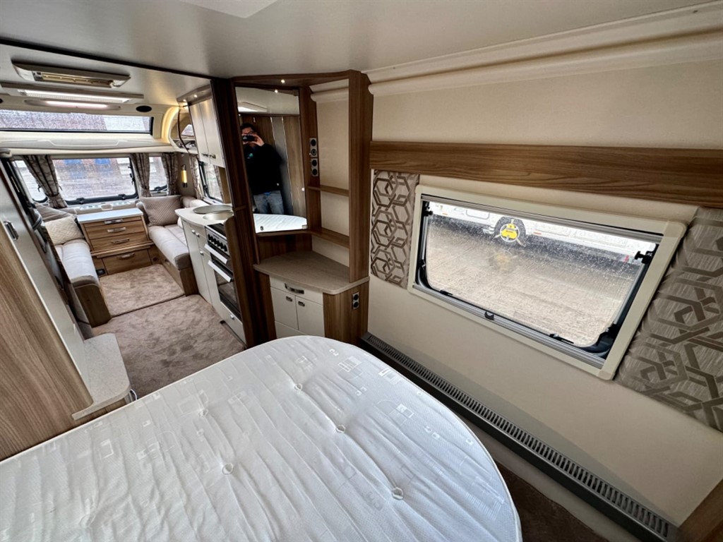 Used Swift Elegance 645 4 Berth Caravan for sale in Northwich, Cheshire ...