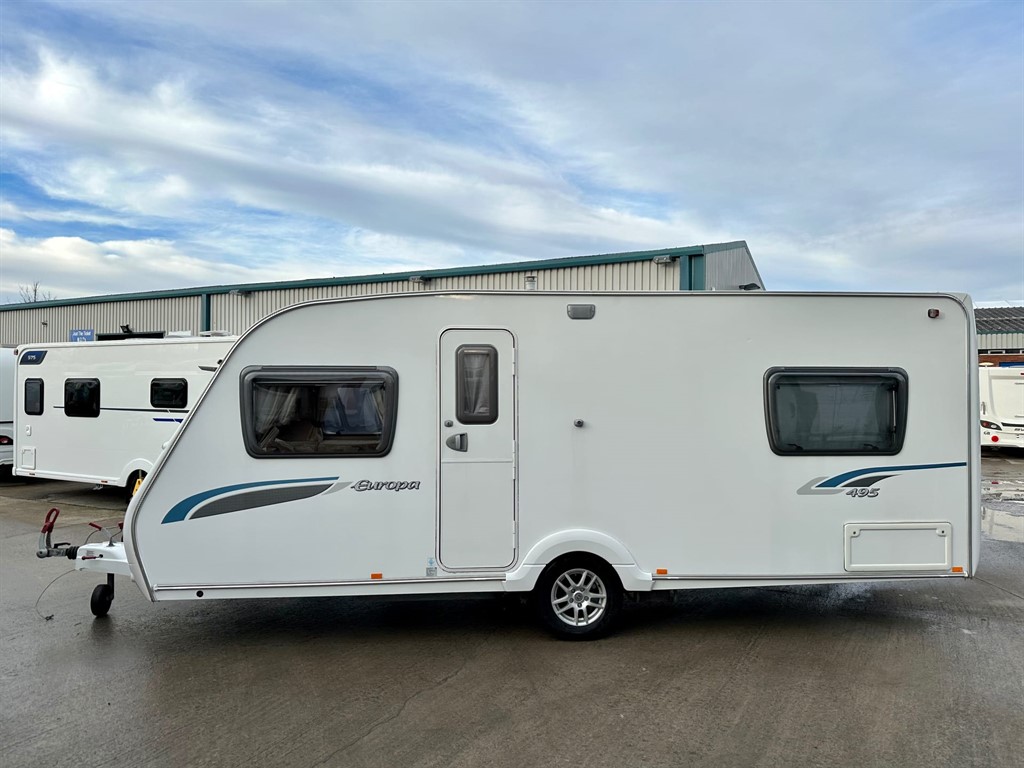 Used Swift Europa 495 4 berth ,Caravan End Bed, Motor Mover for sale in ...