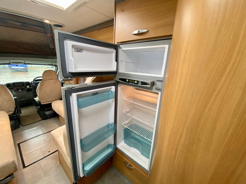 Used Swift Kon-Tiki 679 4 Berth 4 Belt Large garage Automatic for sale ...