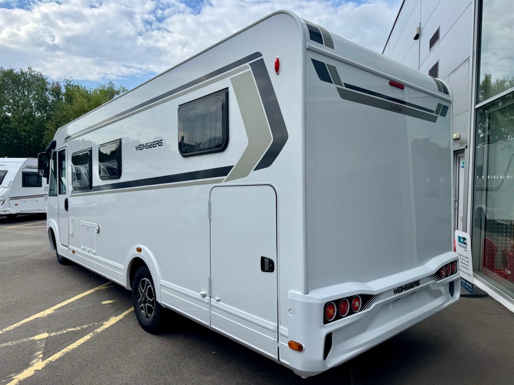 Used Weinsberg CaraCore 700 MEG Light for sale in Northwich, Cheshire ...
