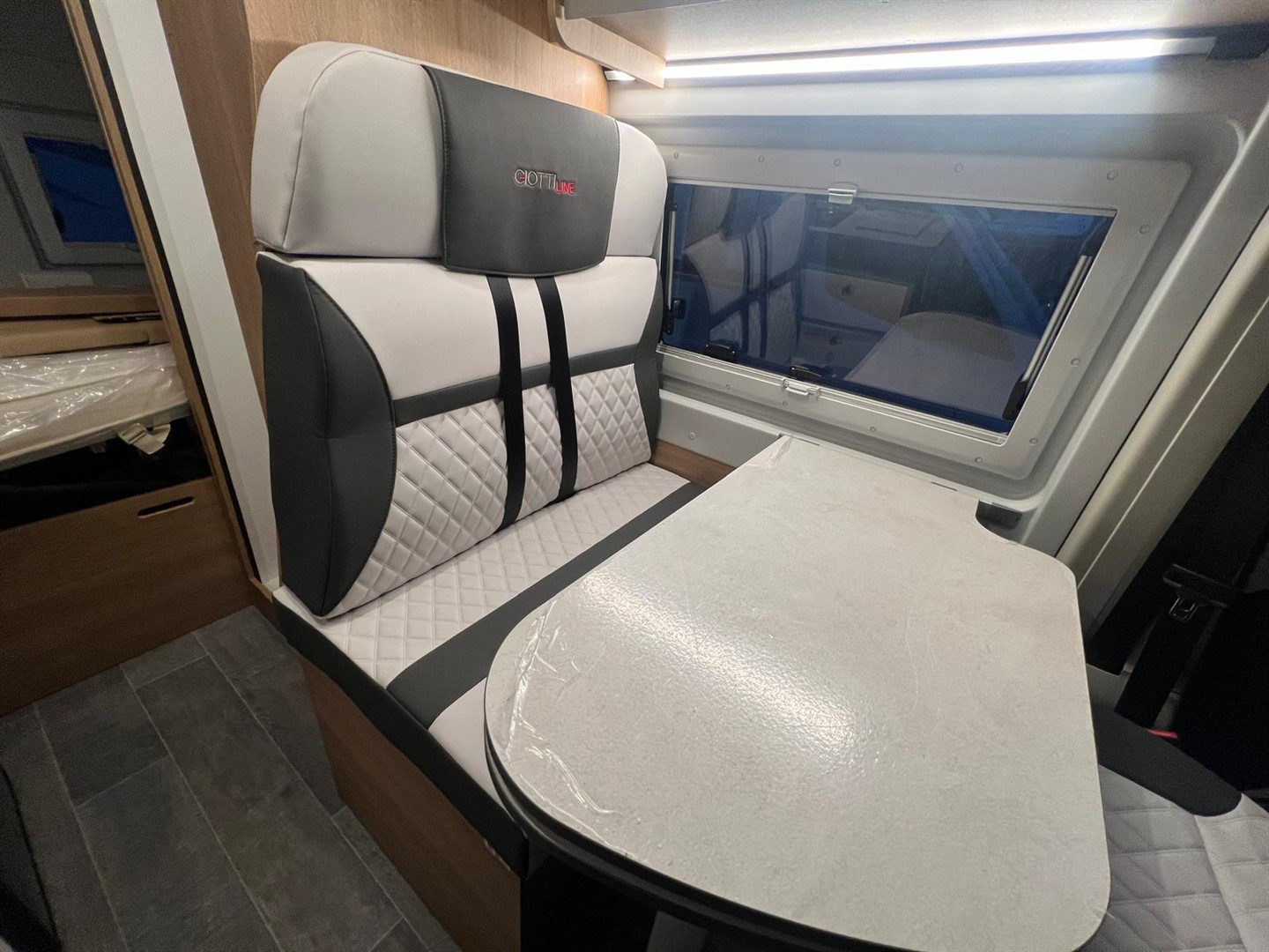 Used Giottiline GiottiVan 54t 5.4 Mtr 3 Berth 4 Belts Campervan for ...