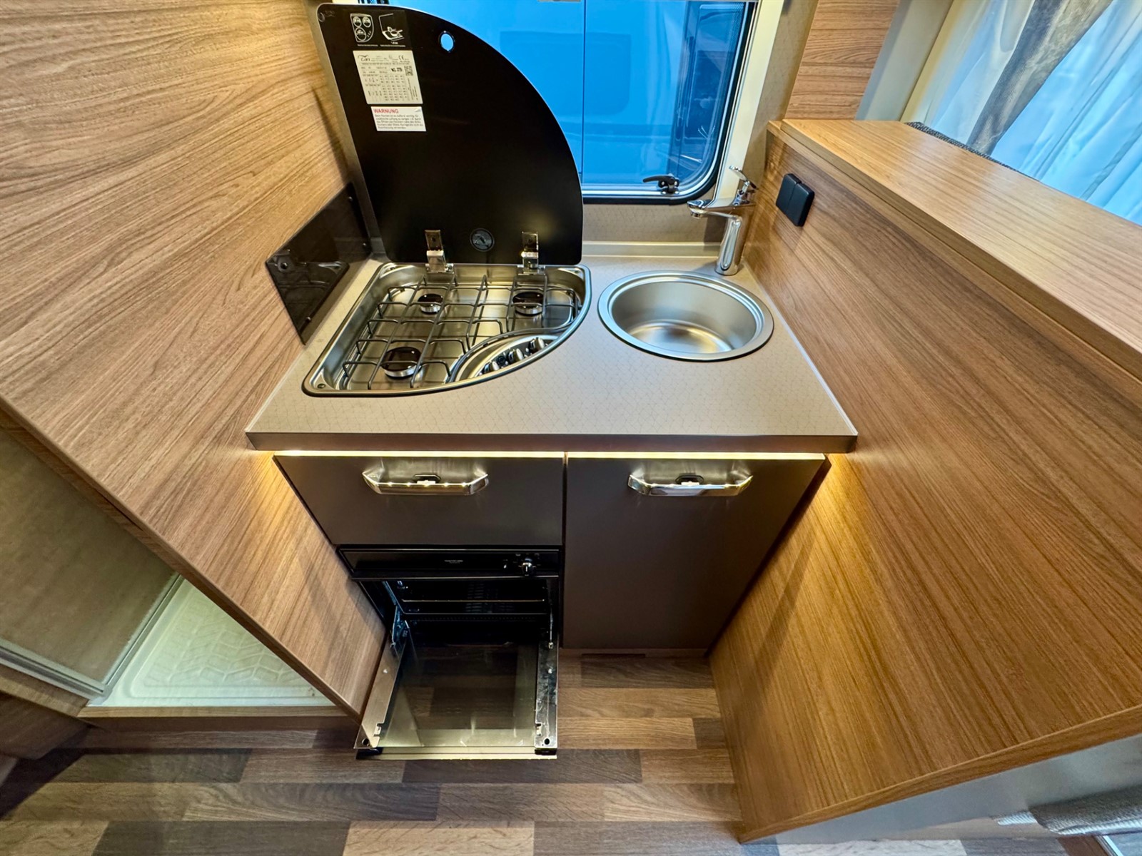Used Weinsberg CaraCore 700 MEG Light for sale in Northwich, Cheshire ...