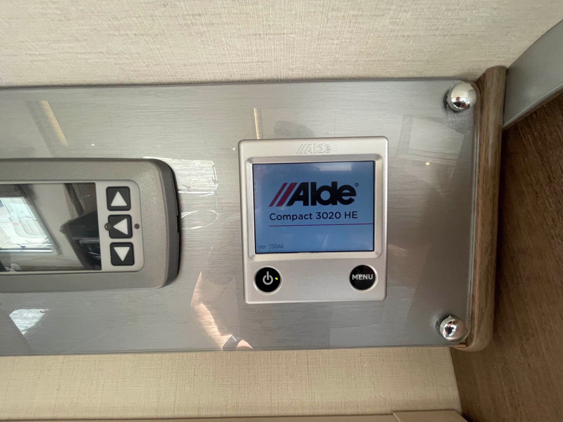 Used Lunar Alaria TI, 4 Berth Caravan for sale in Northwich, Cheshire ...