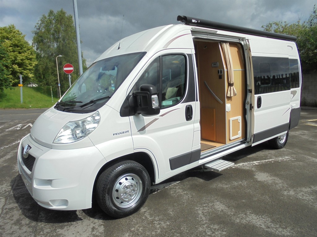 2008 Peugeot Boxer White