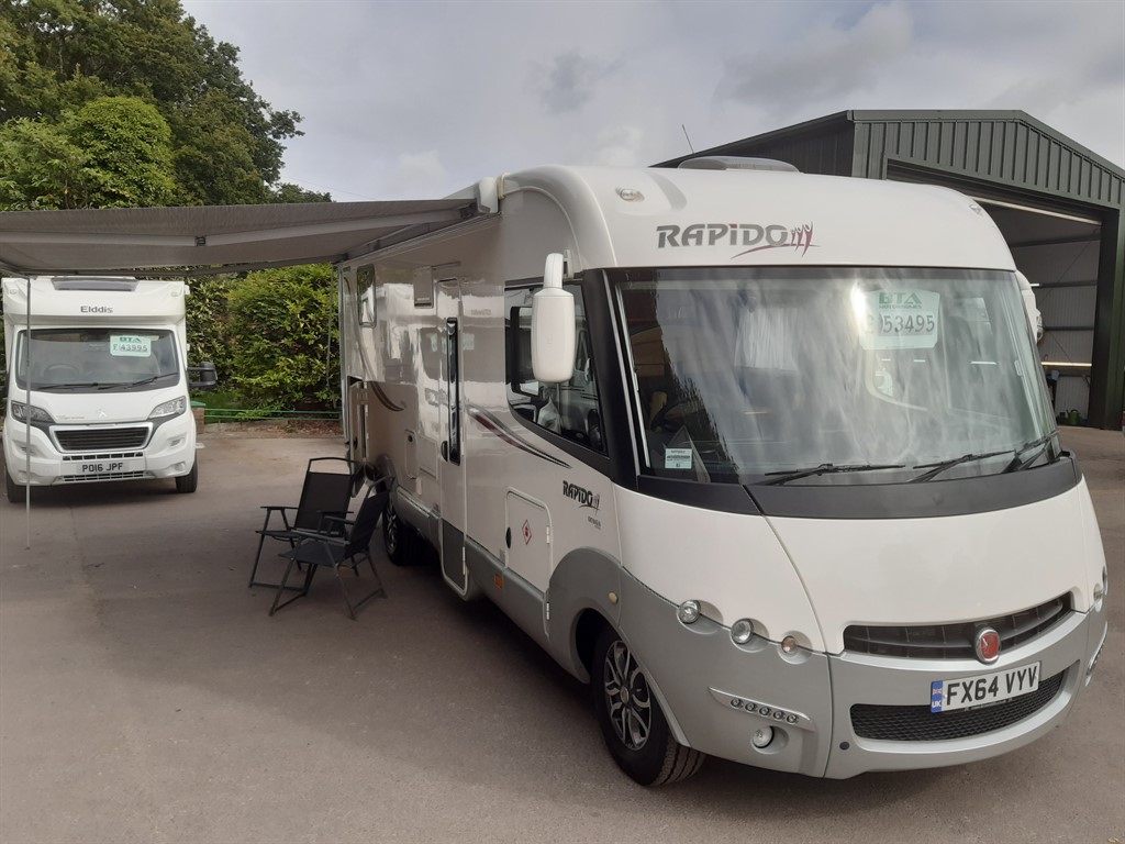 Used Rapido 9090DF Luxury 4 Berth Island Bed Motorhome for sale in ...