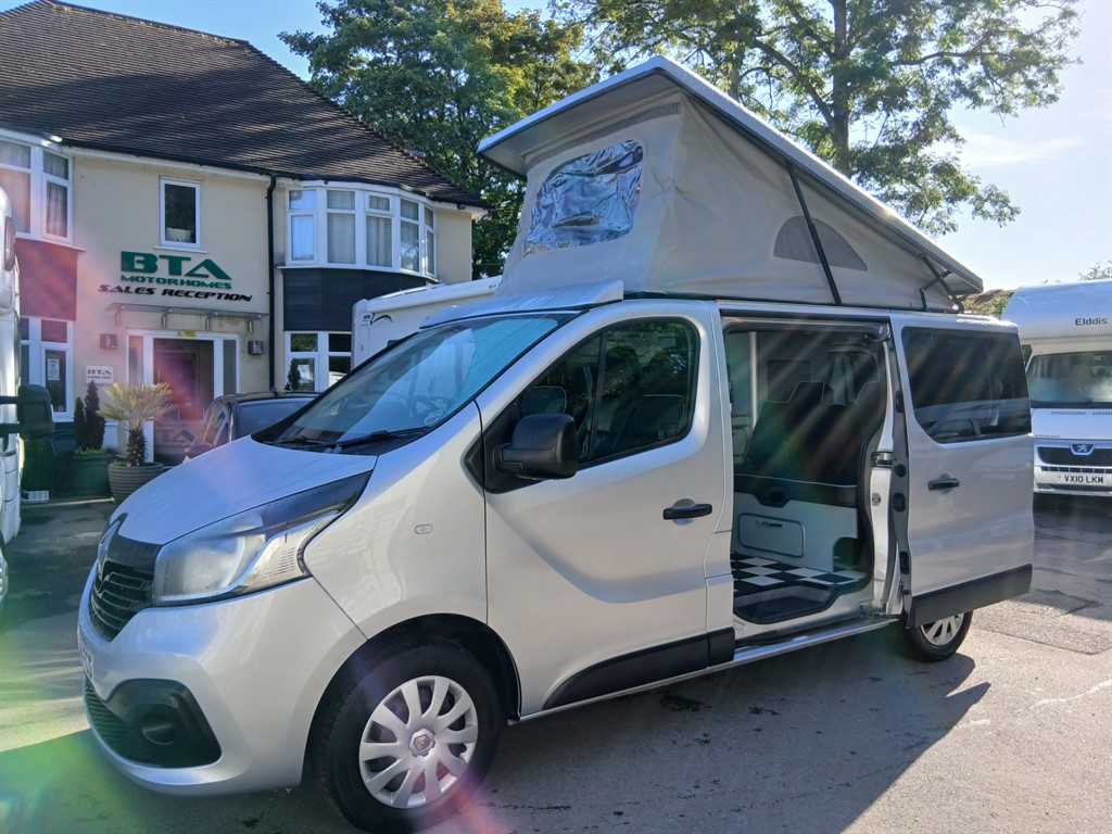 2015 Renault Trafic Silver