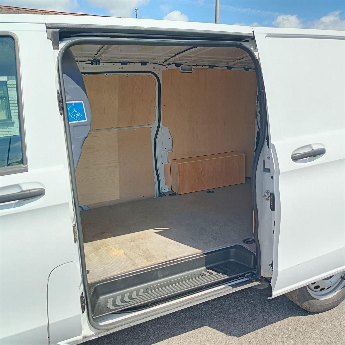 Used Mercedes Vito 114 PROGRESSIVE L2 for sale in Gorseinon, Swansea | Yellow Star Trading