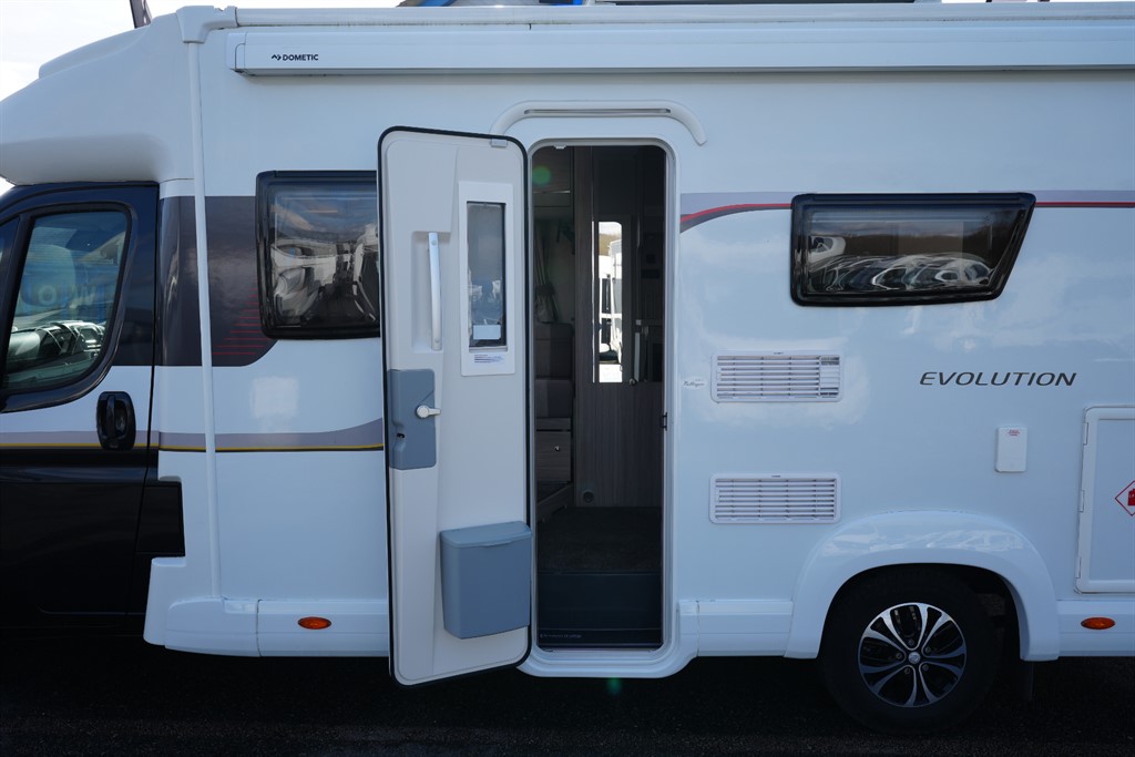 2022 Elddis Evolution Black