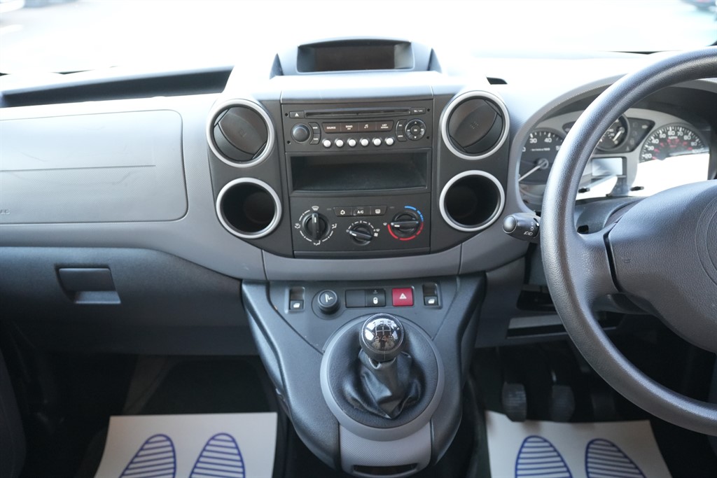 2010 Romahome R25 White