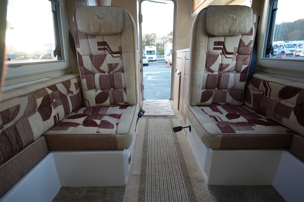 2010 Romahome R25 White