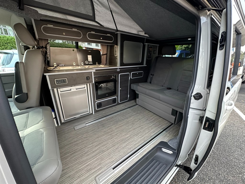 Used Volkswagen Transporter T28 TDI P/V HIGHLINE for sale in Willaston ...
