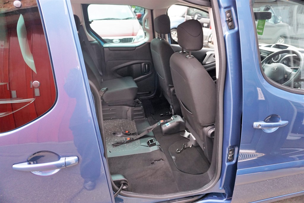 Used Peugeot Partner Tepee for sale in Leicester, Leicestershire ...