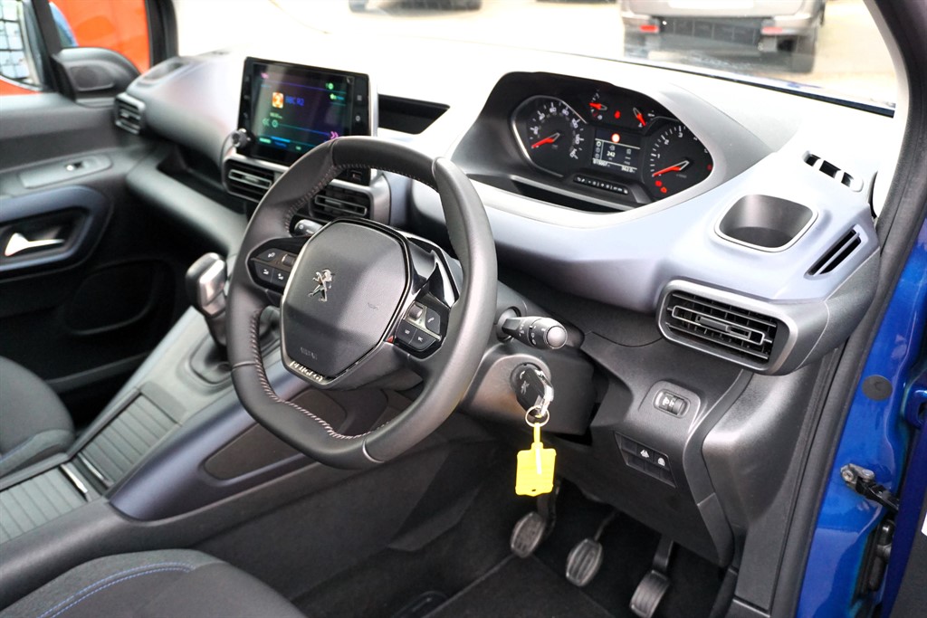 Used Peugeot Rifter for sale in Leicester, Leicestershire |BLUEHDI ...