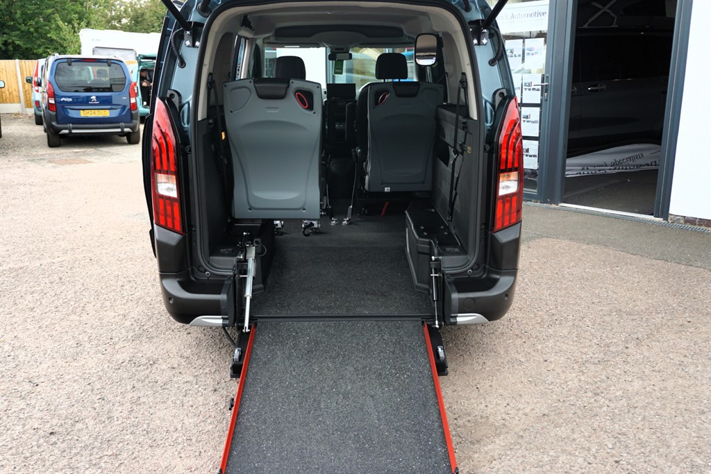 Used Peugeot Rifter for sale in Leicester, Leicestershire |BLUEHDI GT ...