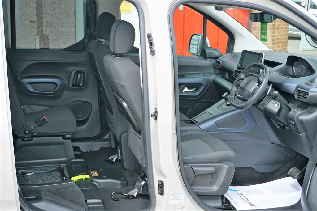 Used Peugeot Rifter for sale in Leicester, Leicestershire |BLUEHDI S/S ...