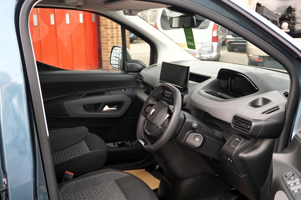 Used Peugeot Rifter for sale in Leicester, Leicestershire |BLUEHDI GT ...