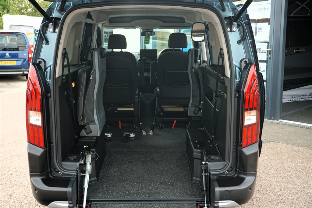 Used Peugeot Rifter for sale in Leicester, Leicestershire |BLUEHDI GT ...