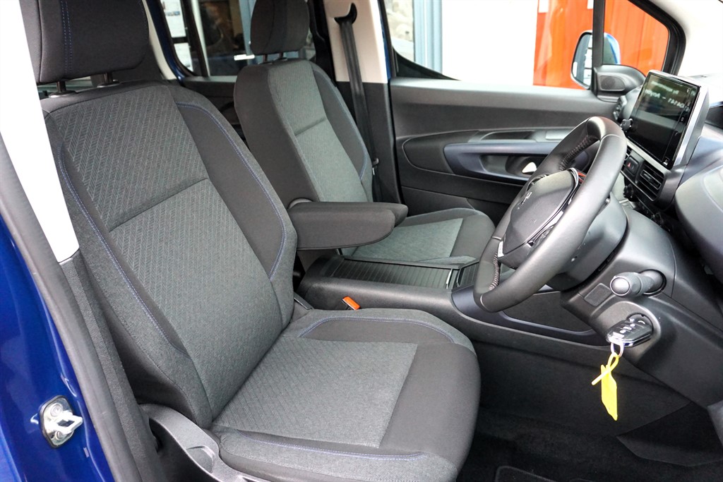 Used Peugeot Rifter for sale in Leicester, Leicestershire |BLUEHDI ...