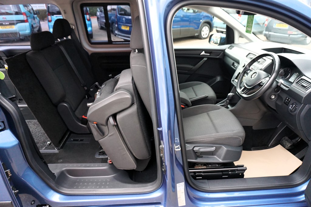 Used Volkswagen Caddy Maxi Life for sale in Leicester, Leicestershire ...
