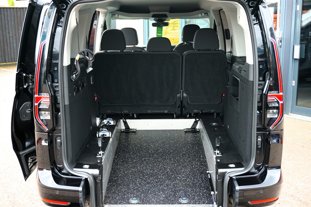 Used Volkswagen Caddy for sale in Leicester, Leicestershire |MAXI C20 ...