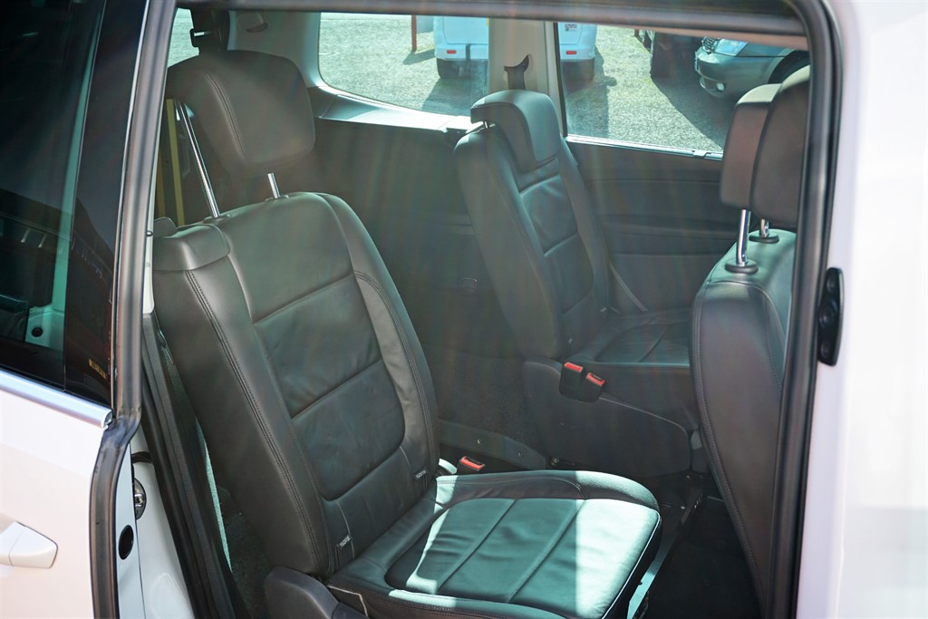 Used Volkswagen Sharan for sale in Leicester, Leicestershire |SEL Tech ...