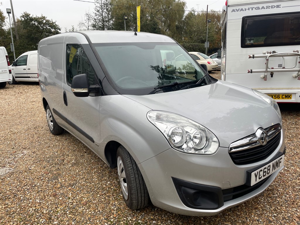 Used Vauxhall Combo L1H1 2000 SPORTIVE CDTI for sale in Landford ...