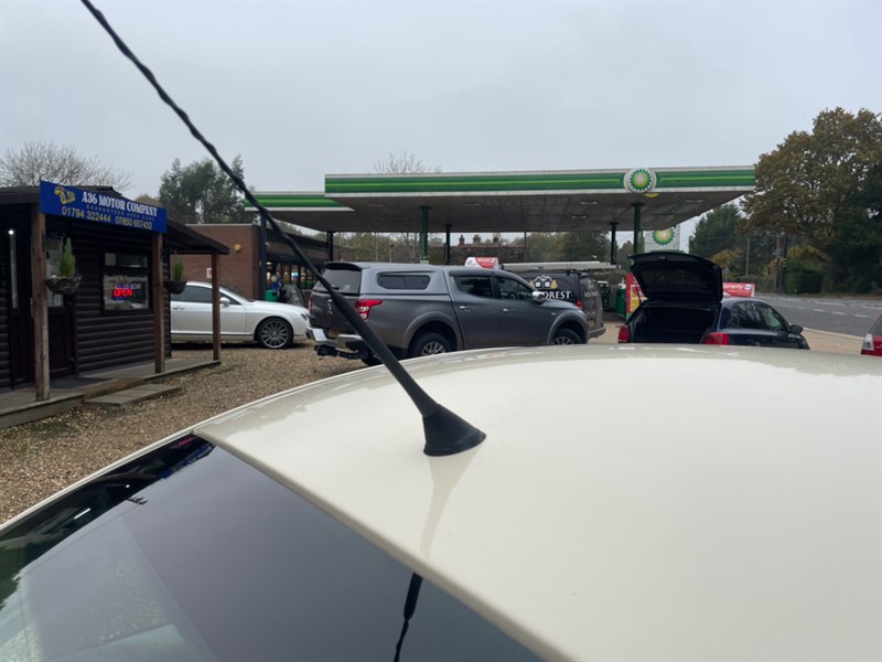 Used Volkswagen Beetle LUNA 8V for sale in Landford, Salisbury ...
