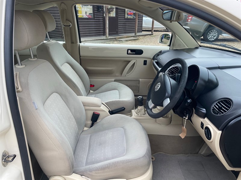 Used Volkswagen Beetle LUNA 8V for sale in Southampton, Wiltshire | A36 ...