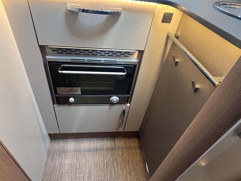 Used Burstner Lyseo TD Harmony Line 590 for sale in Saint Austell ...