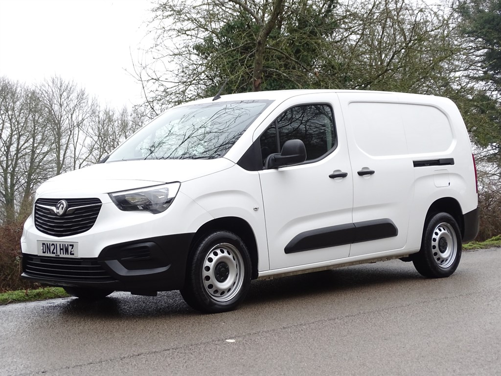 For Sale Vauxhall Combo 1.5 Turbo D 2300 Dynamic Panel Van 4dr Diesel ...